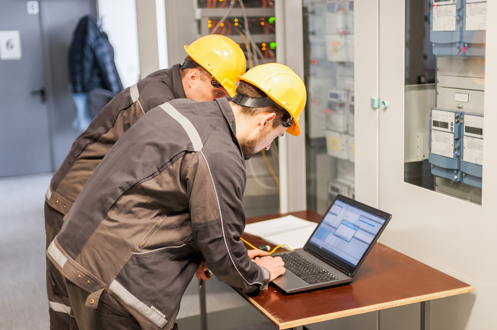 Field Service Engineer Job Description Sample Template ZipRecruiter field-service-engineer-job-description-sample-template-ziprecruiter
