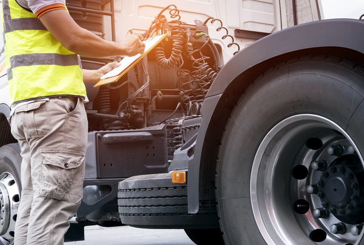 Trailer Mechanic: What Is It? and How to Become One?