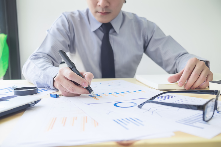 Remote Compliance Analyst: What Is It? and How to Become One ...