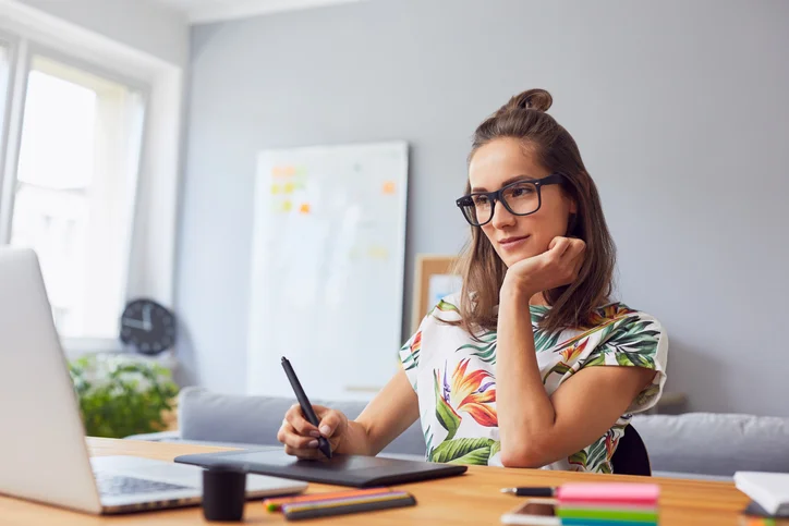 Remote Artist: What Is It? and How to Become One?