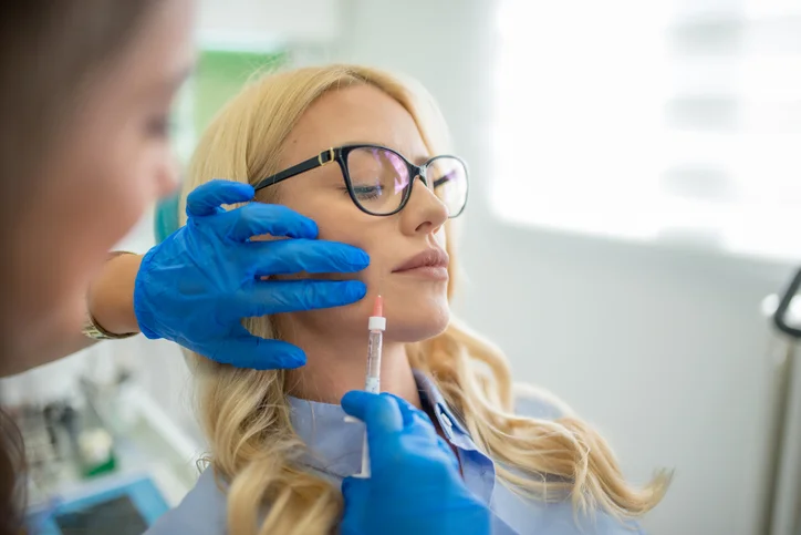 Plastic Surgery Nurse: What Is It? and How to Become One?