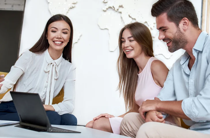 International Travel Assistant: What Is It? and How to Become One?