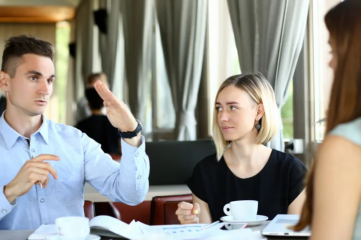 American Sign Language Interpreter: What Is It? and How to Become One?