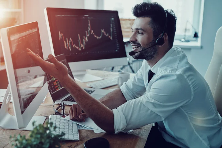 Weekend Data Analyst: What Is It? and How to Become One?