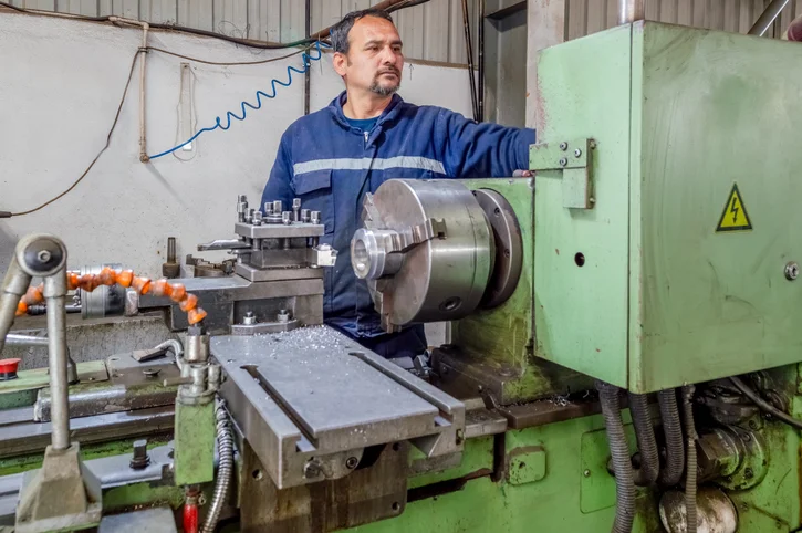 Traveling Machinist: What Is It? and How to Become One?