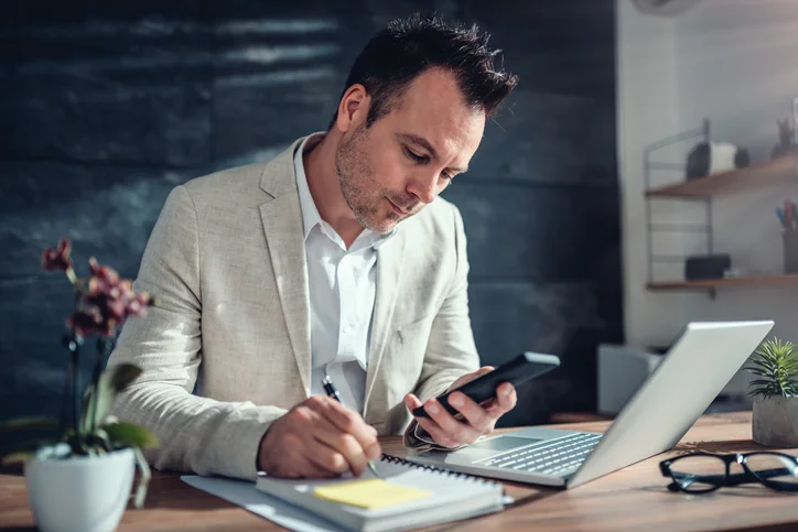 Work From Home Financial Advisor: What Is It? and How to Become One?