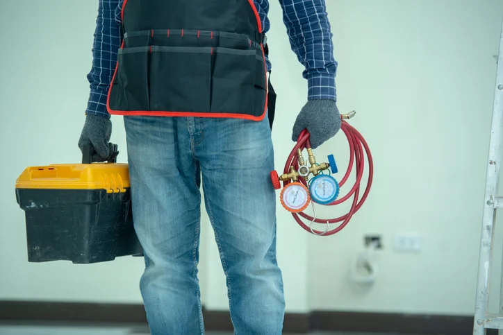 Building Maintenance Worker: What Is It? and How to Become One?