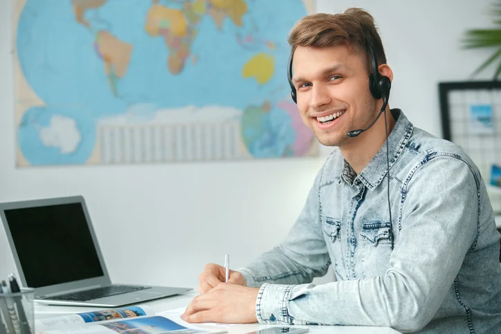 Remote Travel Consultant: What Is It? and How to Become One?