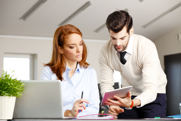 Financial Assistant: What Is It? and How to Become One?