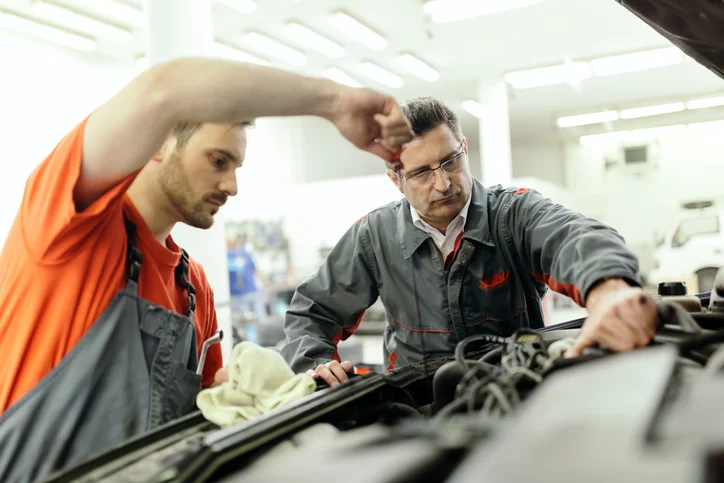 Entry Level Diesel Technician: What Is It? and How to Become One?