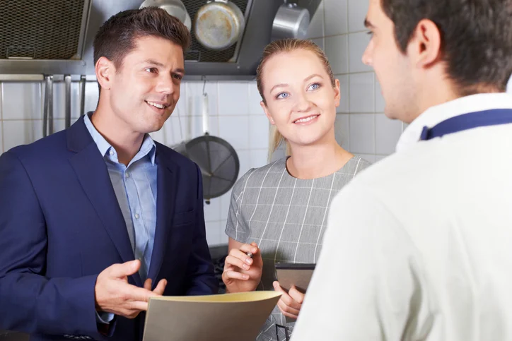 Regional Director of Restaurant Operations: What Is It? and How to ...