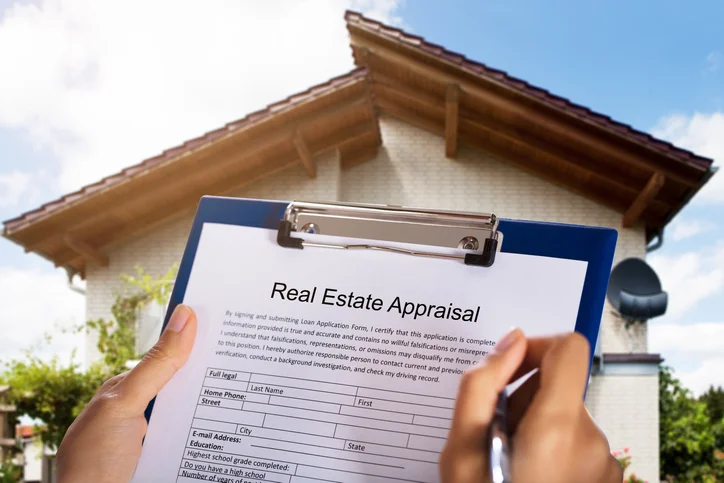 Review Appraiser: What Is It? and How to Become One?