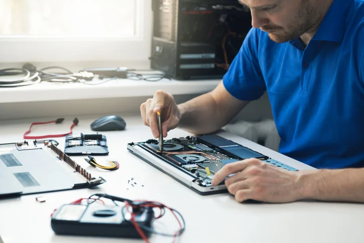 Hardware Engineer What Is It And How To Become One Ziprecruiter
