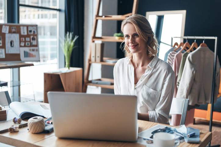 Work From Home Fashion Stylist: What Is It? and How to Become One ...