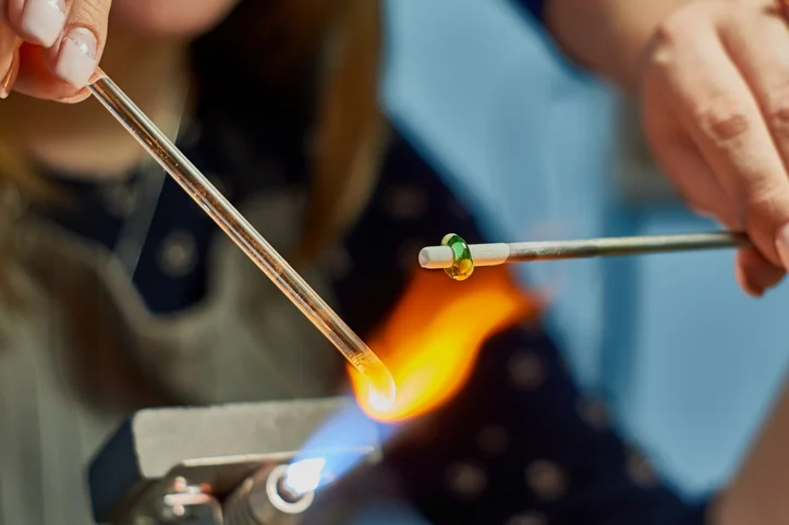 Glass Artist: What Is It? and How to Become One?