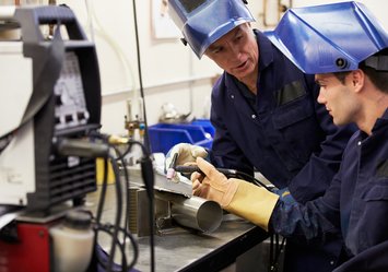 Ironworker Job Description Sample Template | ZipRecruiter